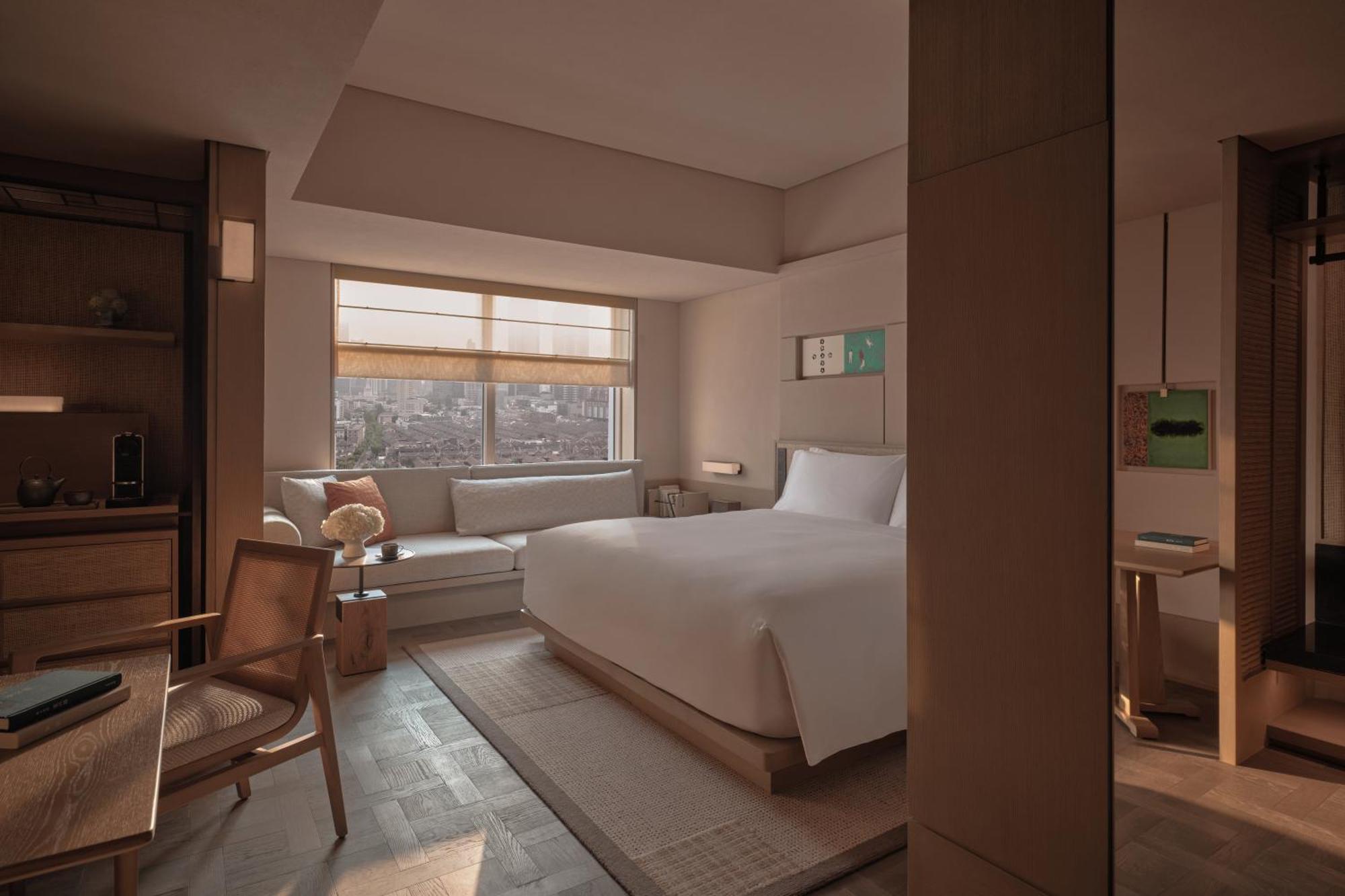 FOUR SEASONS HOTEL SHANGHAI | ⋆⋆⋆⋆⋆ | CHINA | SEASON DEALS FROM $299